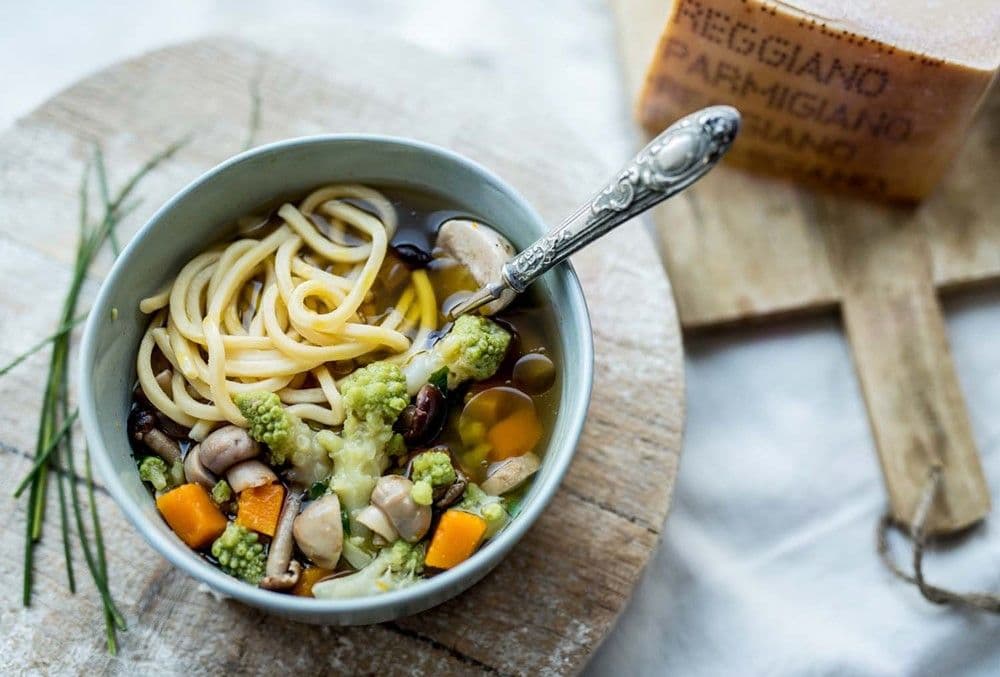 Zuppa di broccoletti romani, zucca, funghi e tagliatelline al ...